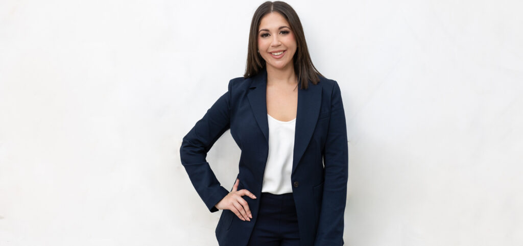 CRISTINA BENGOCHEA - Bast Amron